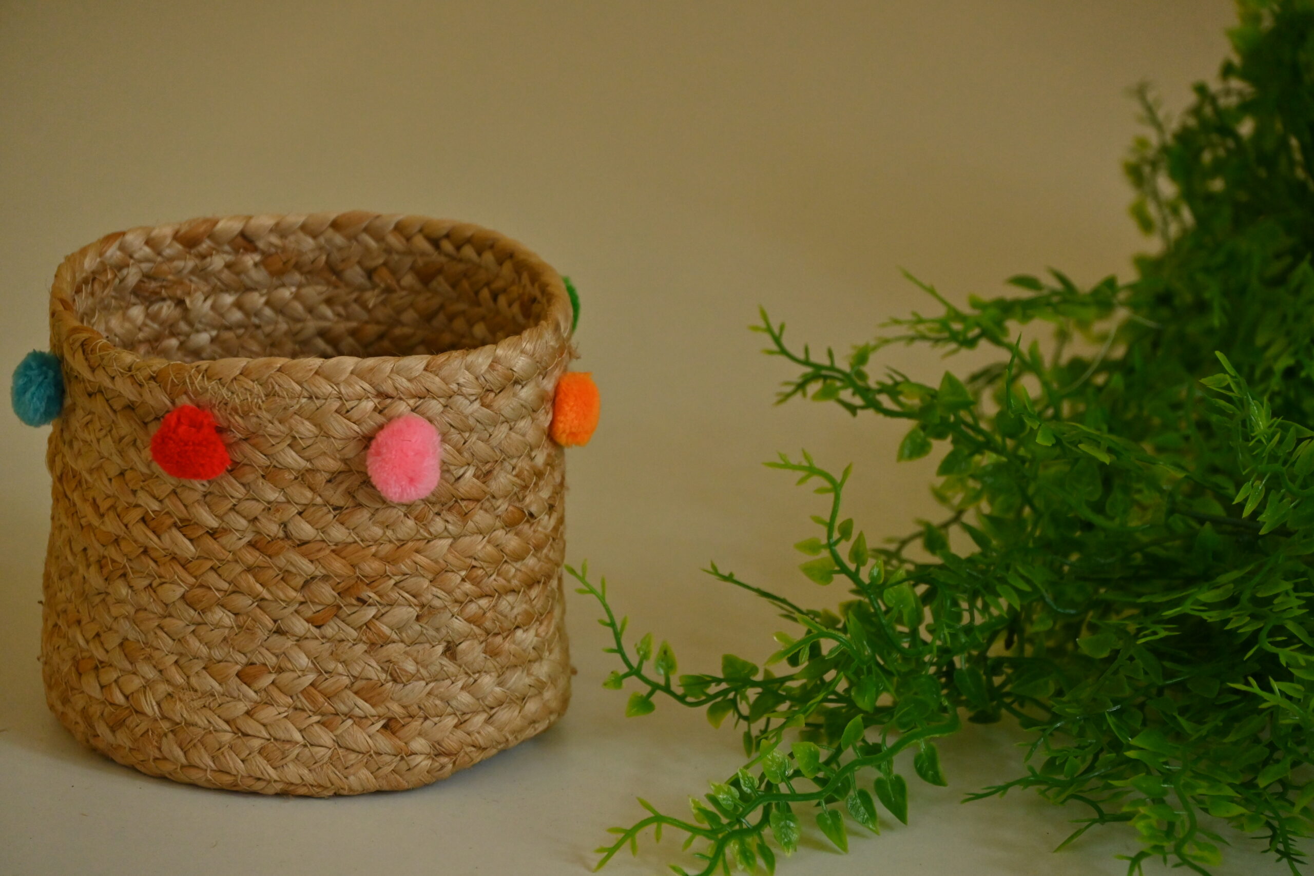 Handicraft Raffia Jute Nut Shell Design Brown Pen Holder | Aticue Decor